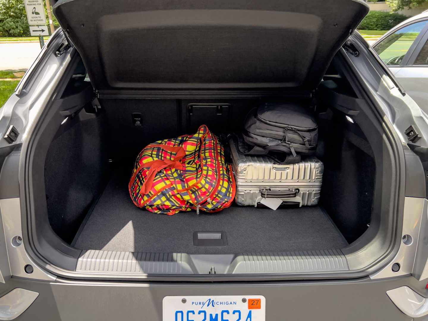 The 2024 Volkswagen ID.4 Pro gets a new rear motor, way more efficiency ...