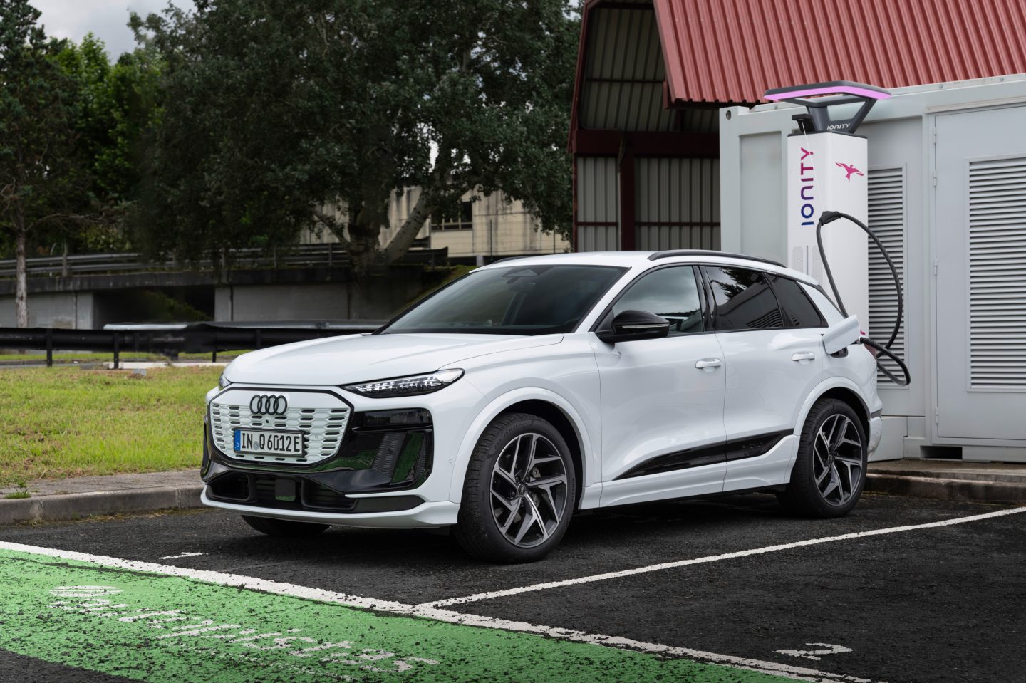 The best Audi EV so far? We drive the 2025 Q6 e-tron SUV - Ars Technica