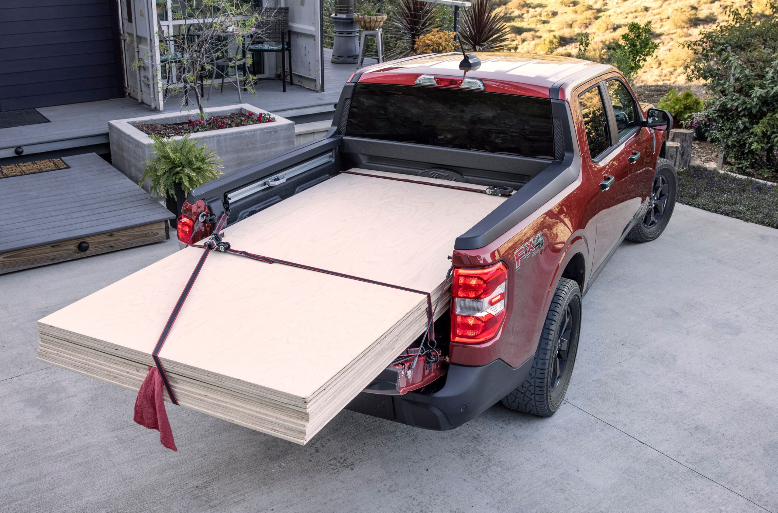 Ford facelifts its Maverick pickup, adds all-wheel-drive hybrid option ...