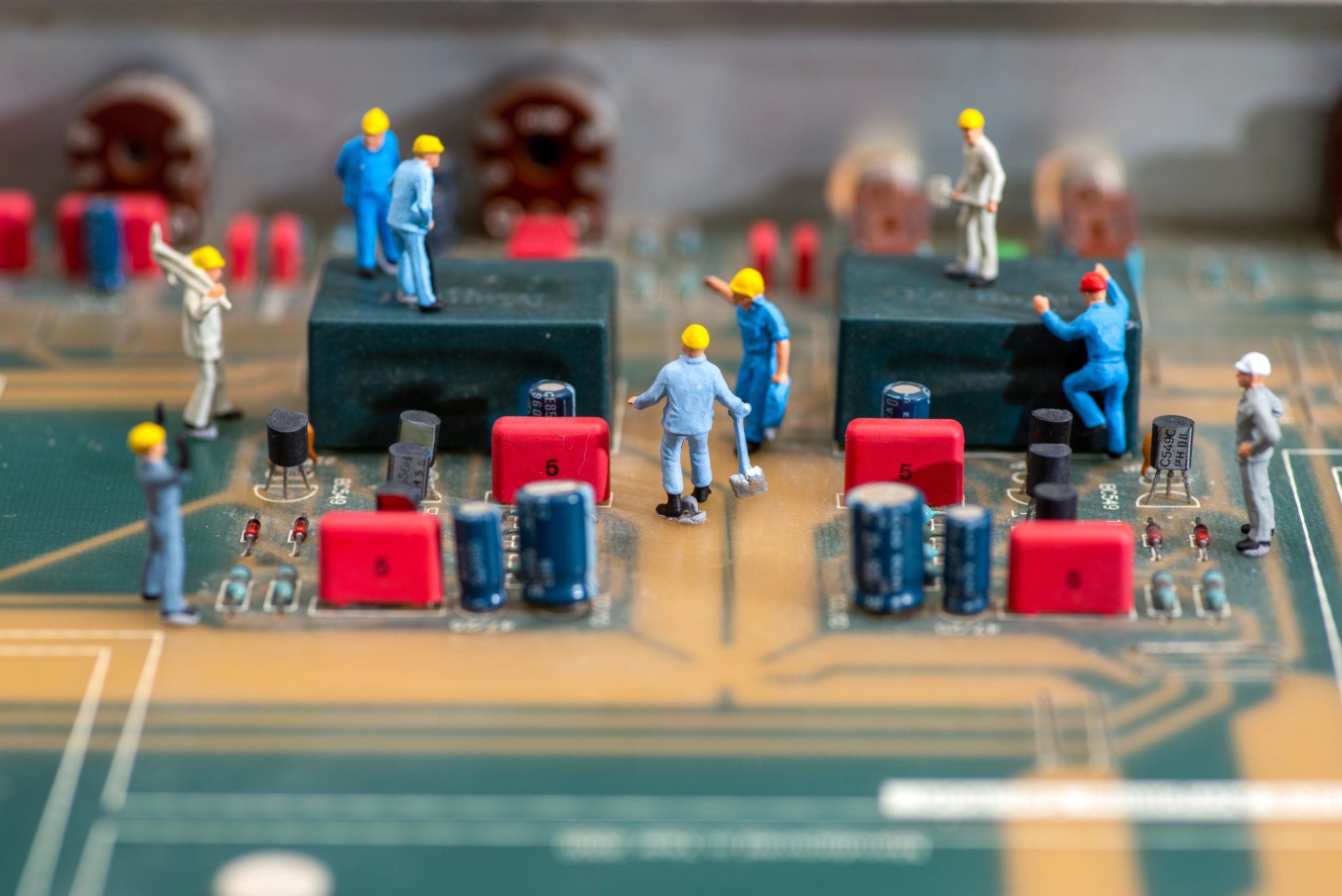 Valve runs its massive PC gaming ecosystem with only about 350 ...