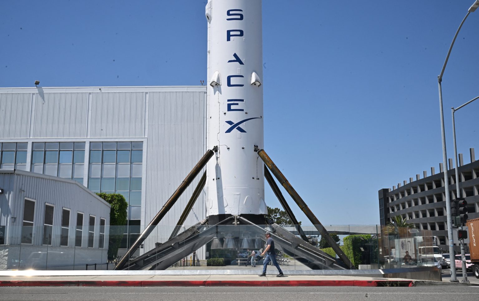 Elon Musk says SpaceX and X will relocate their headquarters to Texas ...
