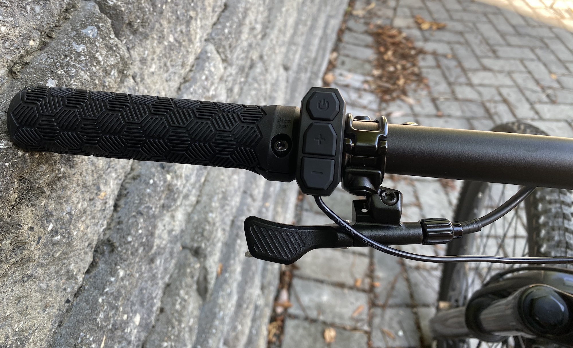 Aventon, a major e-bike maker, tries its hand with a hardtail - Ars ...