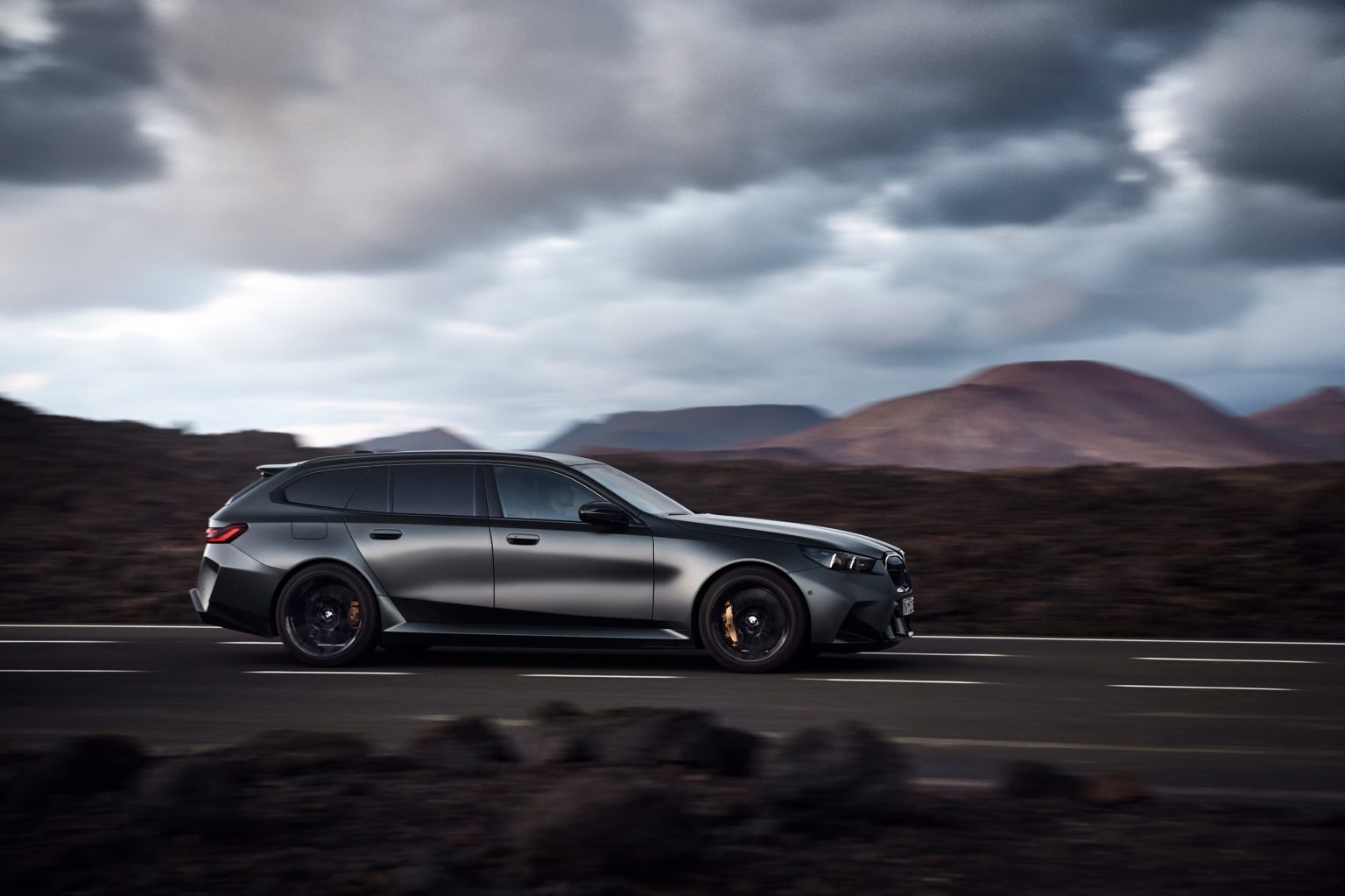 BMW makes the Internet happy, brings M5 station wagon to the US - Ars ...