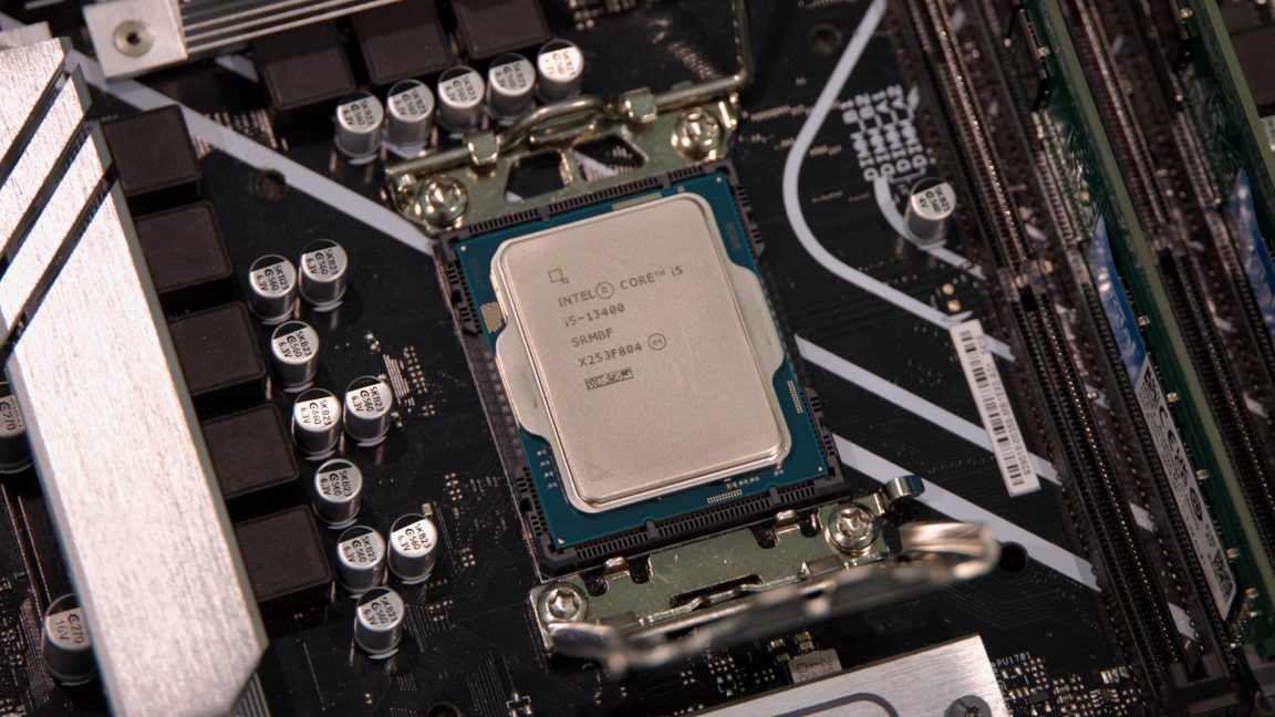Intel is offering extended warranties for crashing 13th- and 14th-gen ...