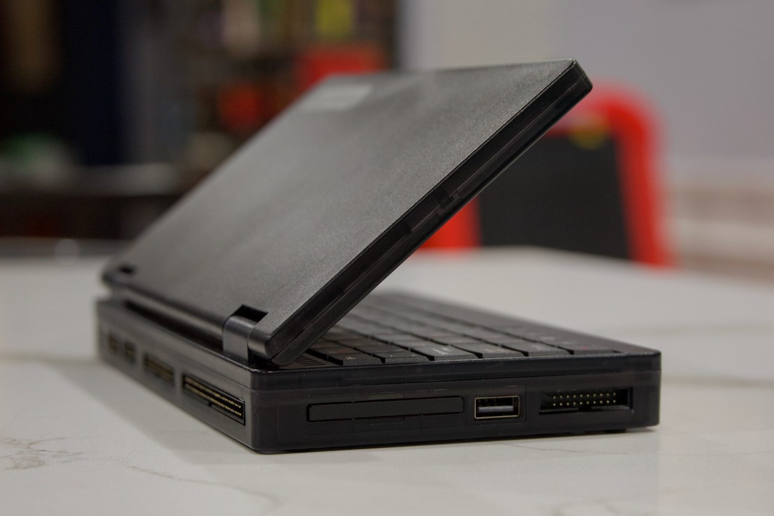 A few weeks with the Pocket 386, an early-‘90s-style, half-busted retro ...