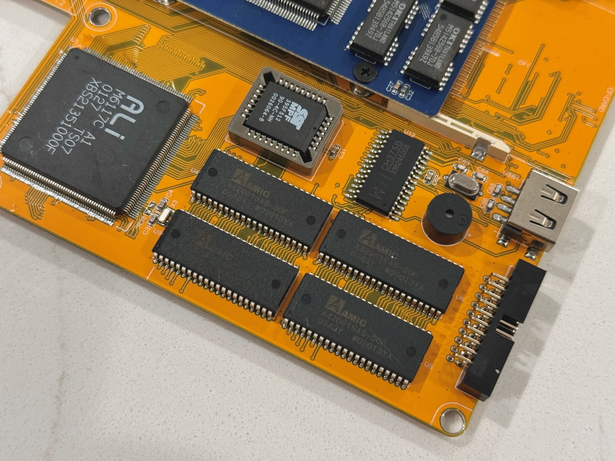 A few weeks with the Pocket 386, an early-‘90s-style, half-busted retro ...