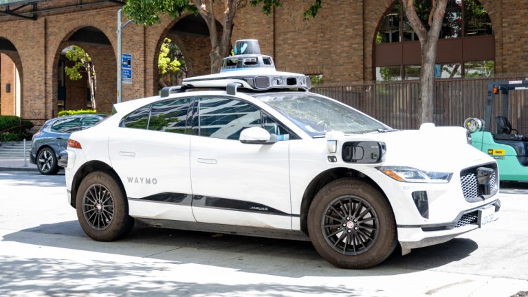 Self-driving Waymo cars keep SF residents awake all night by honking at ...