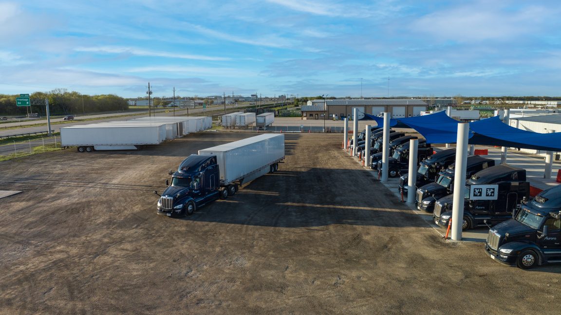 Driverless semis could be months away - Ars Technica