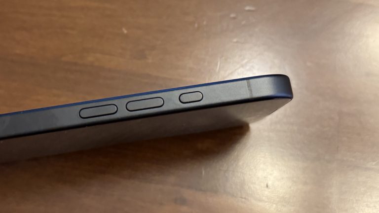 iPhone 16 and 16 Pro review: A worthy upgrade after three years - Ars ...