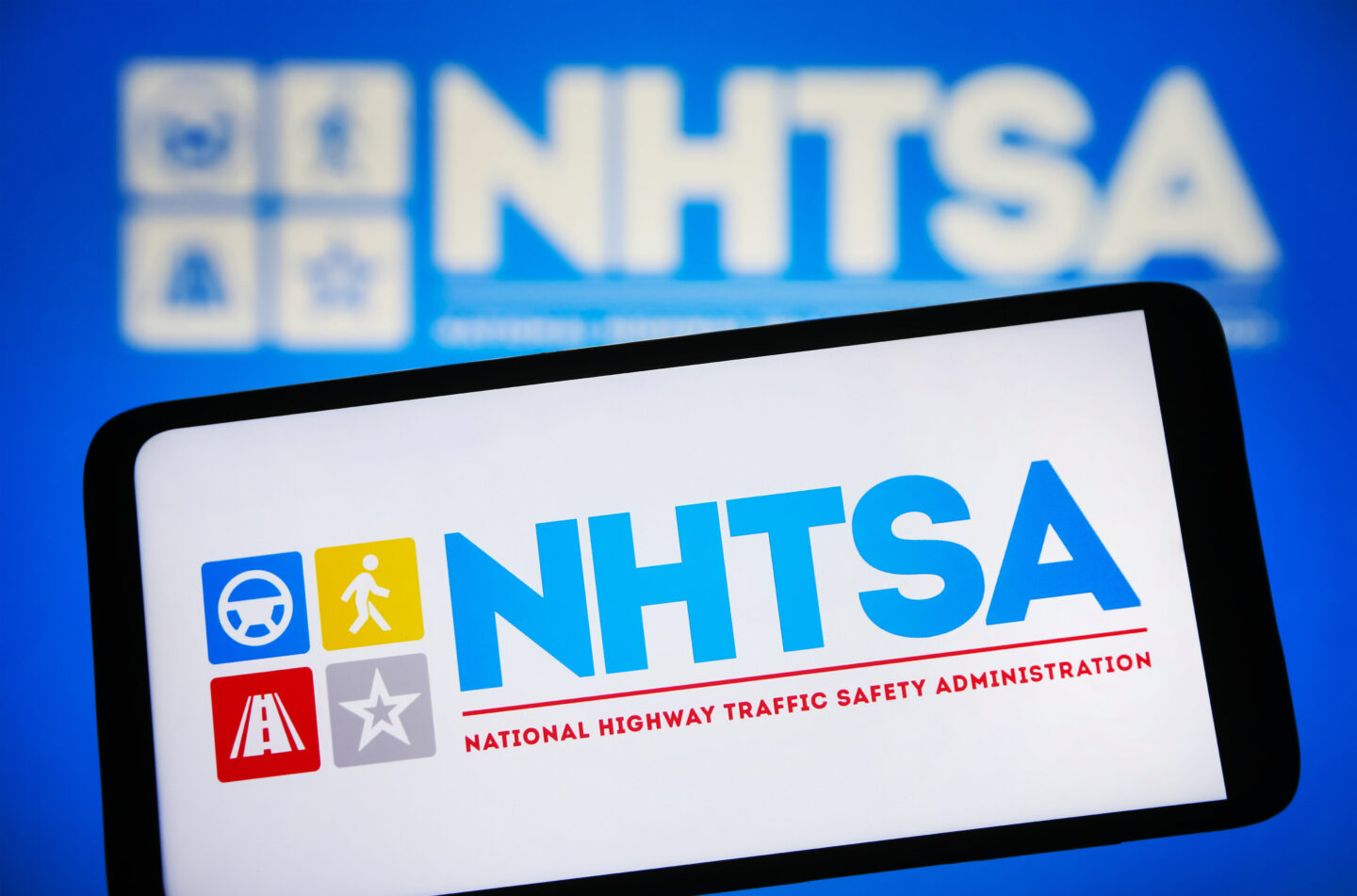 Feds open their 14th Tesla safety investigation, this time for FSD ...