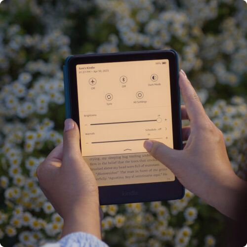 Amazon refreshes its monochrome Kindle lineup, including a bigger ...