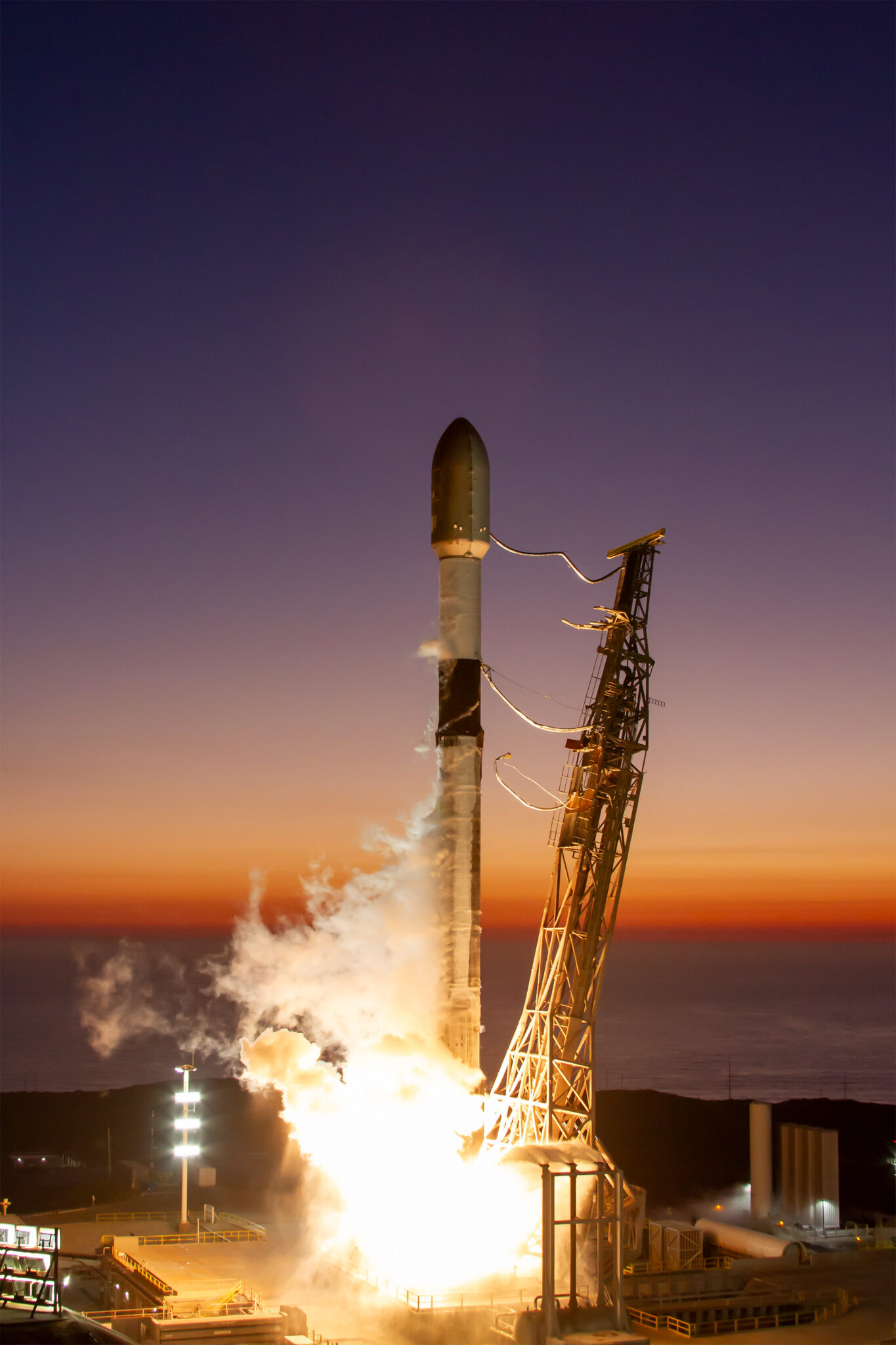 SpaceX prevails over ULA, wins military launch contracts worth $733 ...