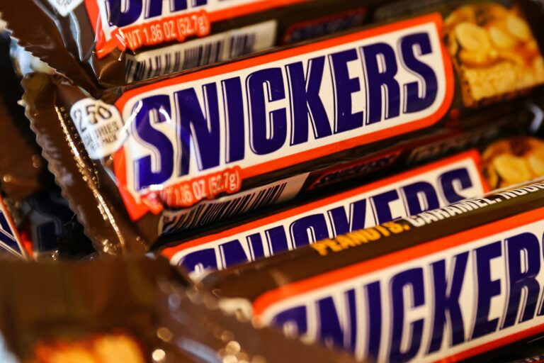 A candy engineer explains the science behind the Snickers bar - Ars ...