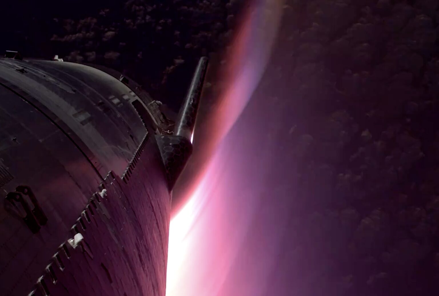 SpaceX catches returning rocket in mid-air, turning a fanciful idea ...