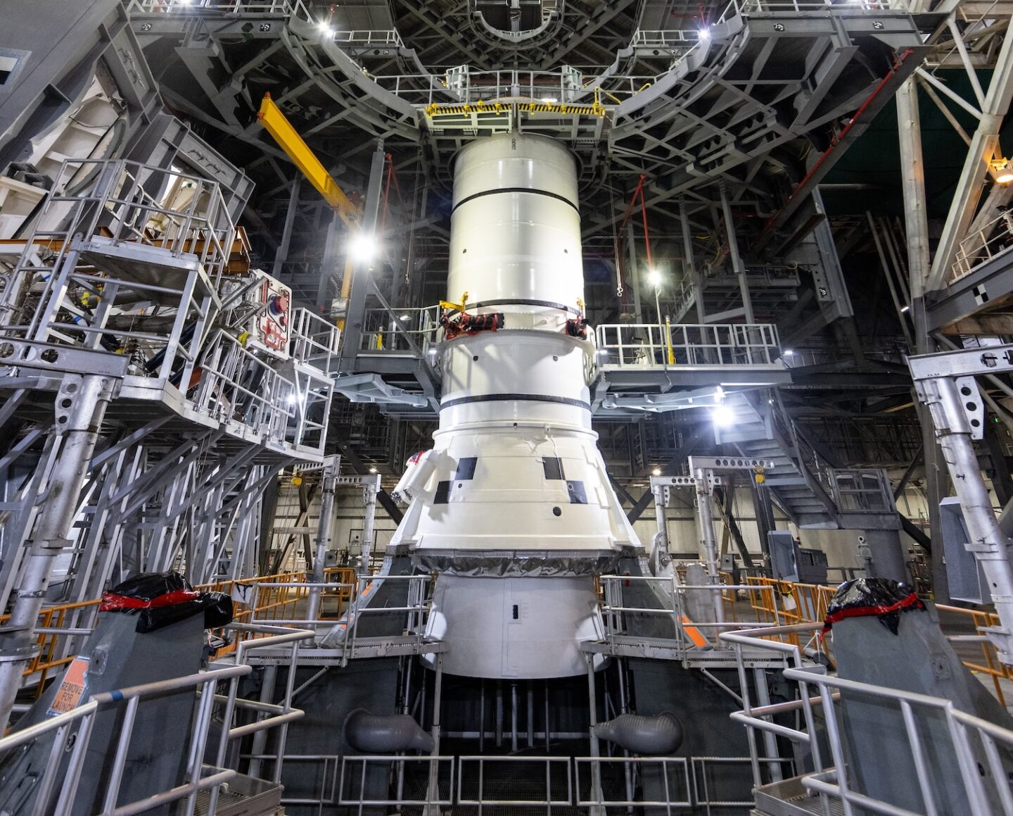 NASA is stacking the Artemis II rocket, implying a simple heat shield fix - Ars Technica