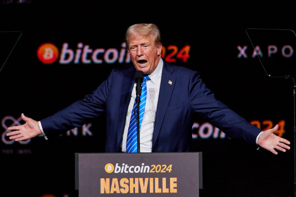 Bitcoin hits record high as Trump vows to end crypto crackdown - Ars ...