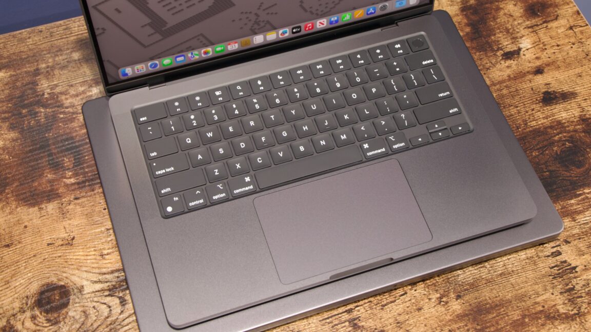 Review: The fastest of the M4 MacBook Pros might be the least ...