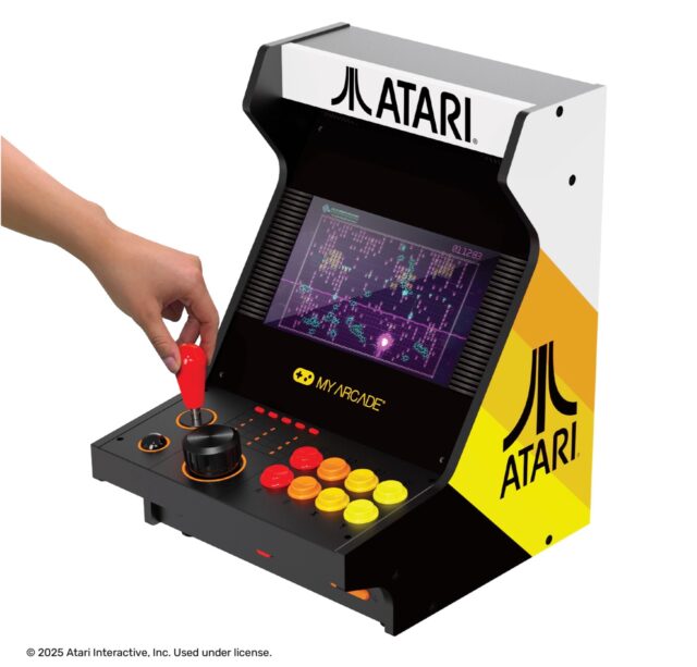 Of course Atari’s new handheld includes a trackball, spinner, and ...
