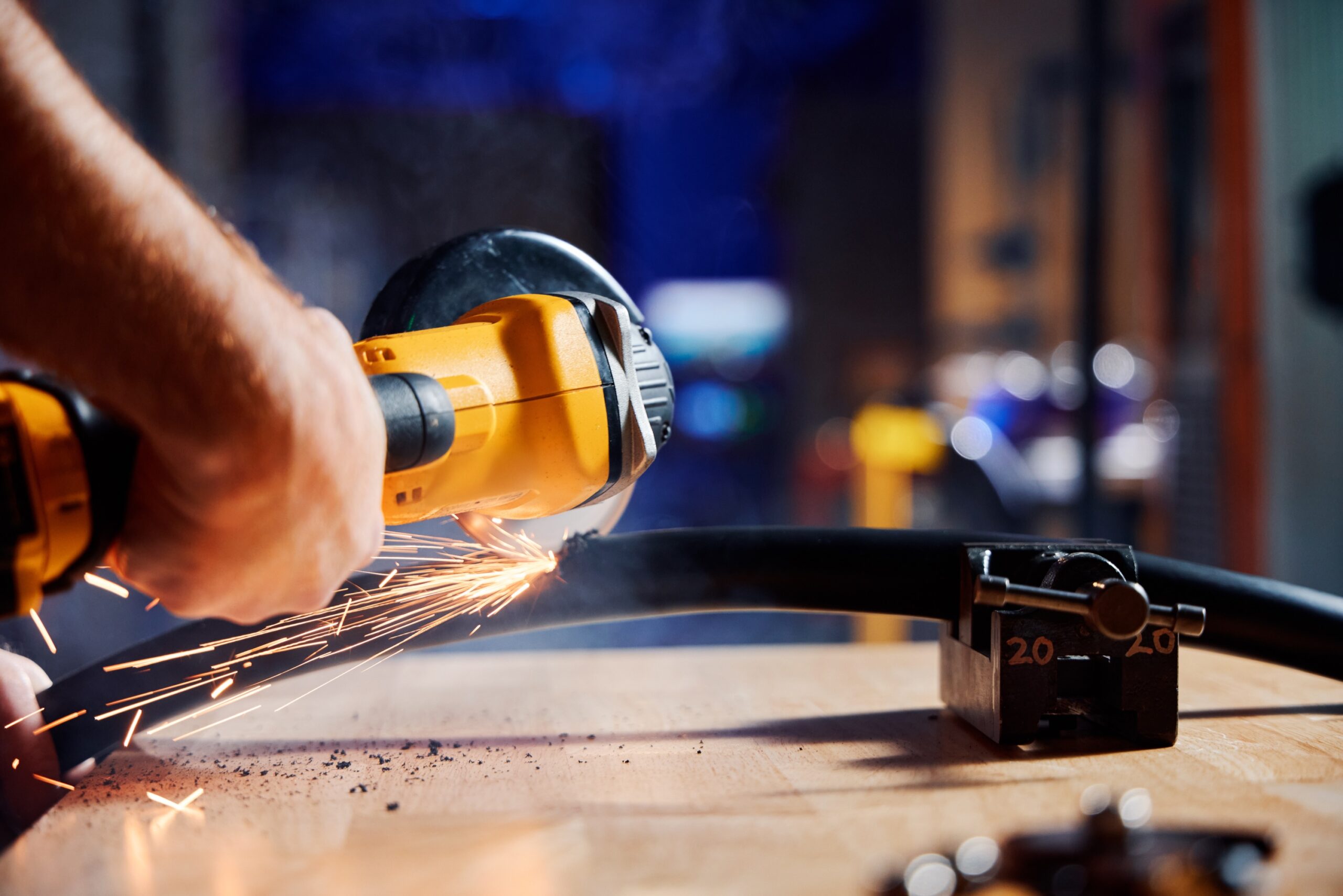 ChargePoint develops uncuttable charging cables to stop thieves - Ars ...