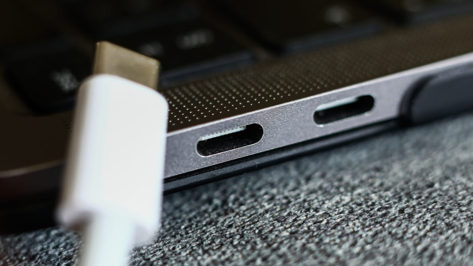 USB-C gets a bit more universal as the EU’s mandate goes into effect ...