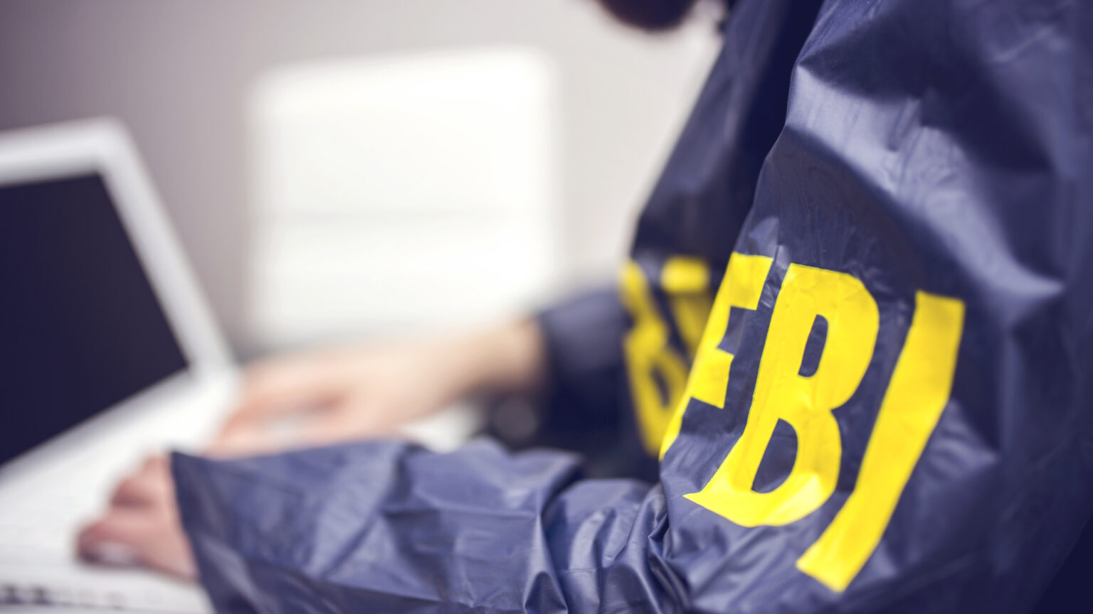 Court rules FBI’s warrantless searches violated Fourth Amendment - Ars ...