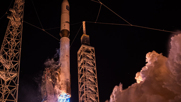 Blue Origin aims to land next New Glenn booster, then reuse it for Moon ...