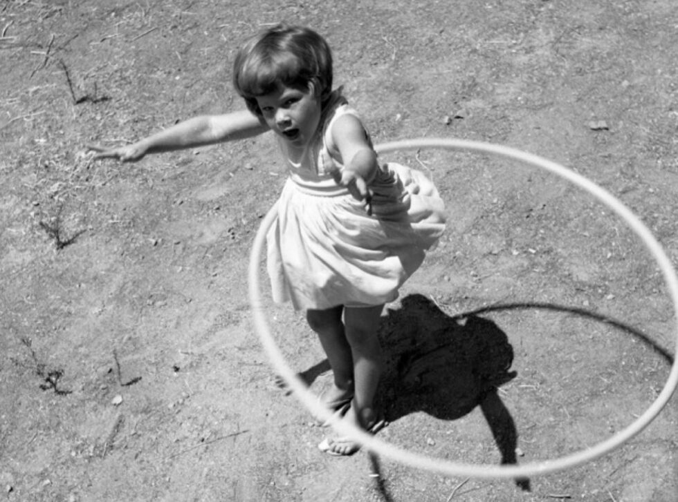 Delve into the physics of the Hula-Hoop - Ars Technica