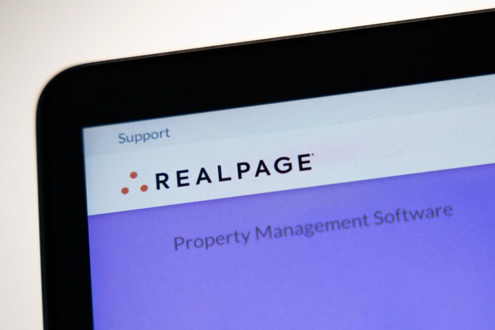 US sues six of the biggest landlords over “algorithmic pricing schemes ...