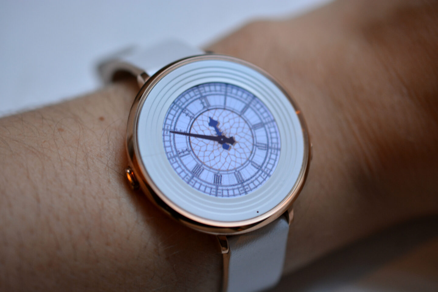 Pebble’s founder wants to relaunch the e-paper smartwatch for its fans ...