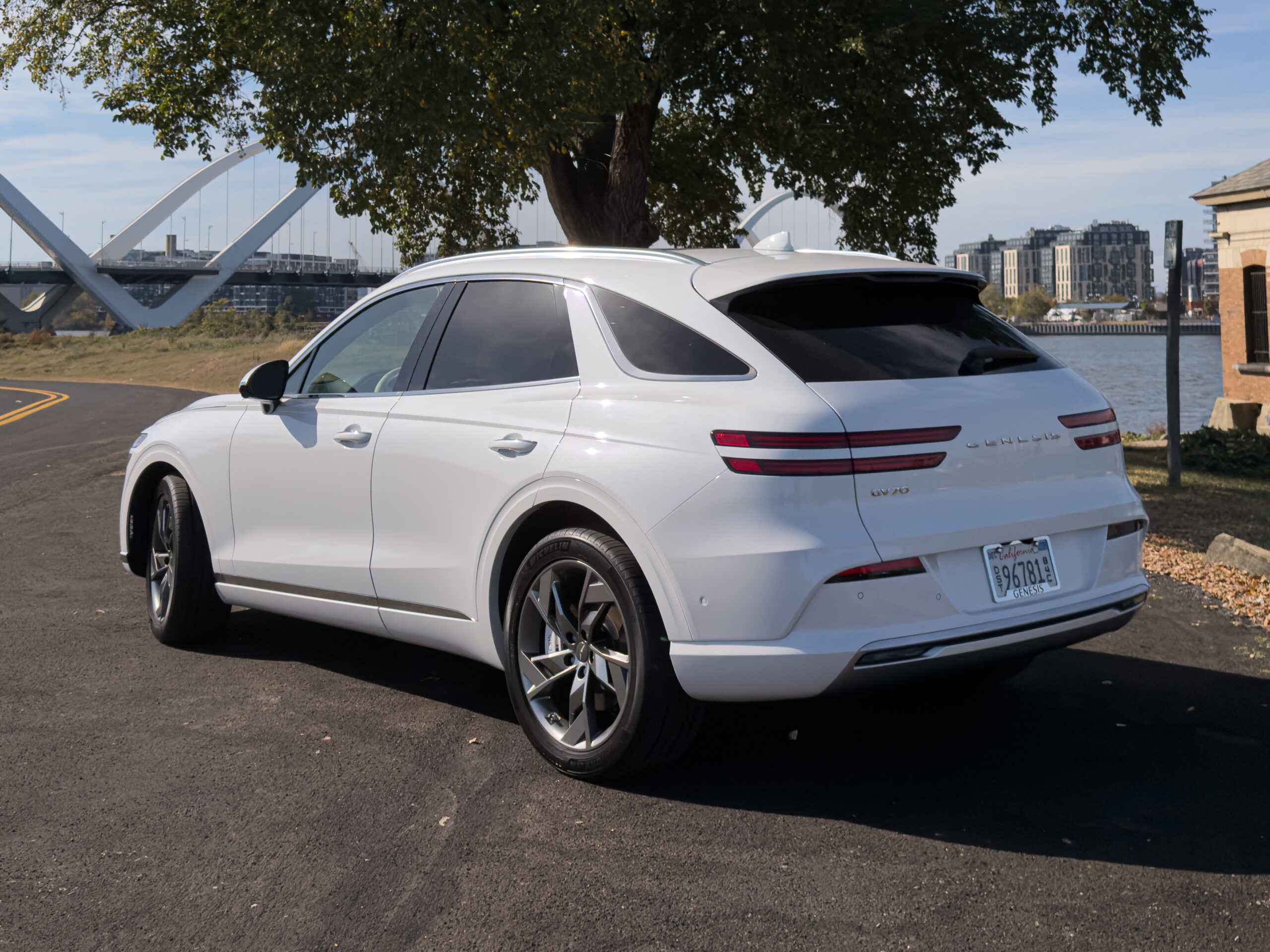 2025 Genesis Electrified GV70 review: Wait for the next model year ...