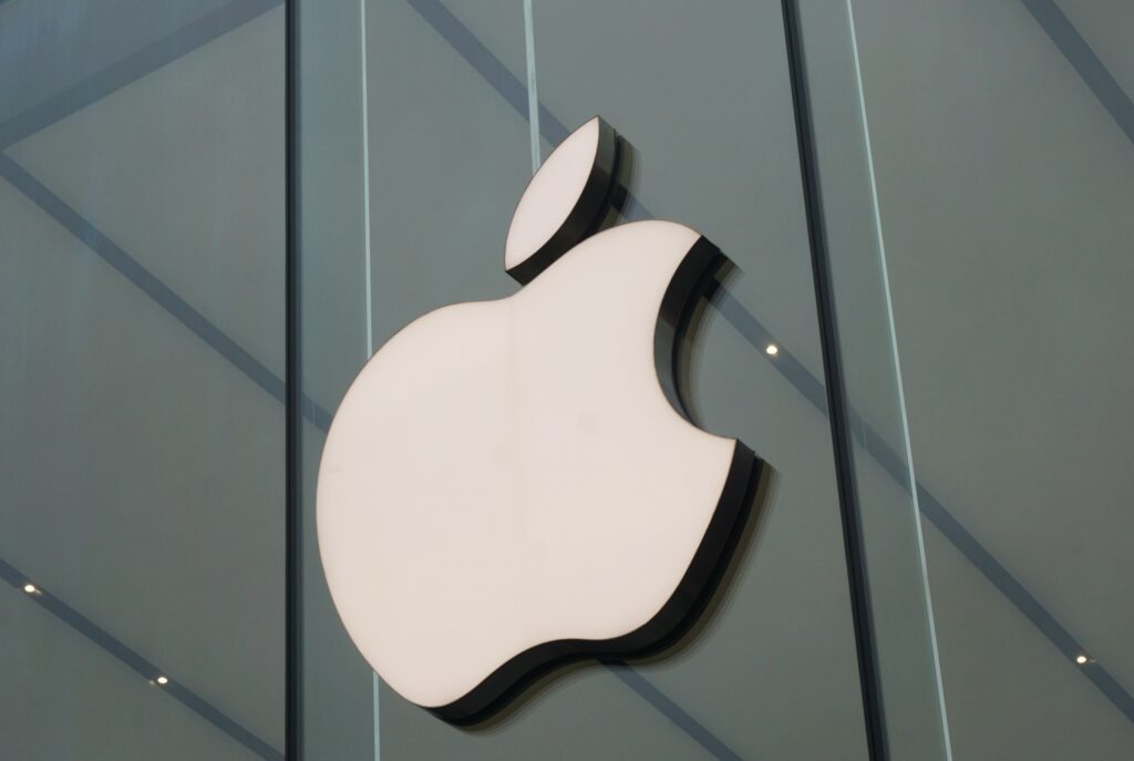 Trump admin says it convinced UK to drop demand for Apple backdoor ...