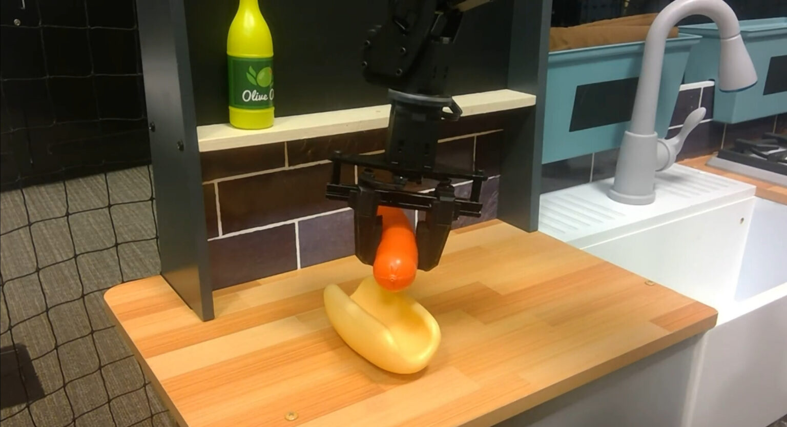 Microsoft’s new AI agent can control software and robots - Ars Technica