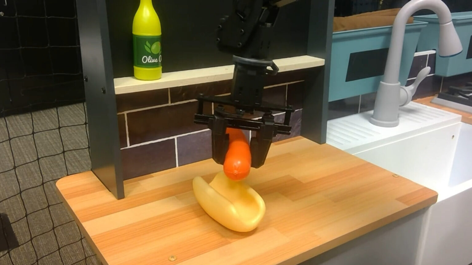 Microsoft’s new AI agent can control software and robots - Ars Technica