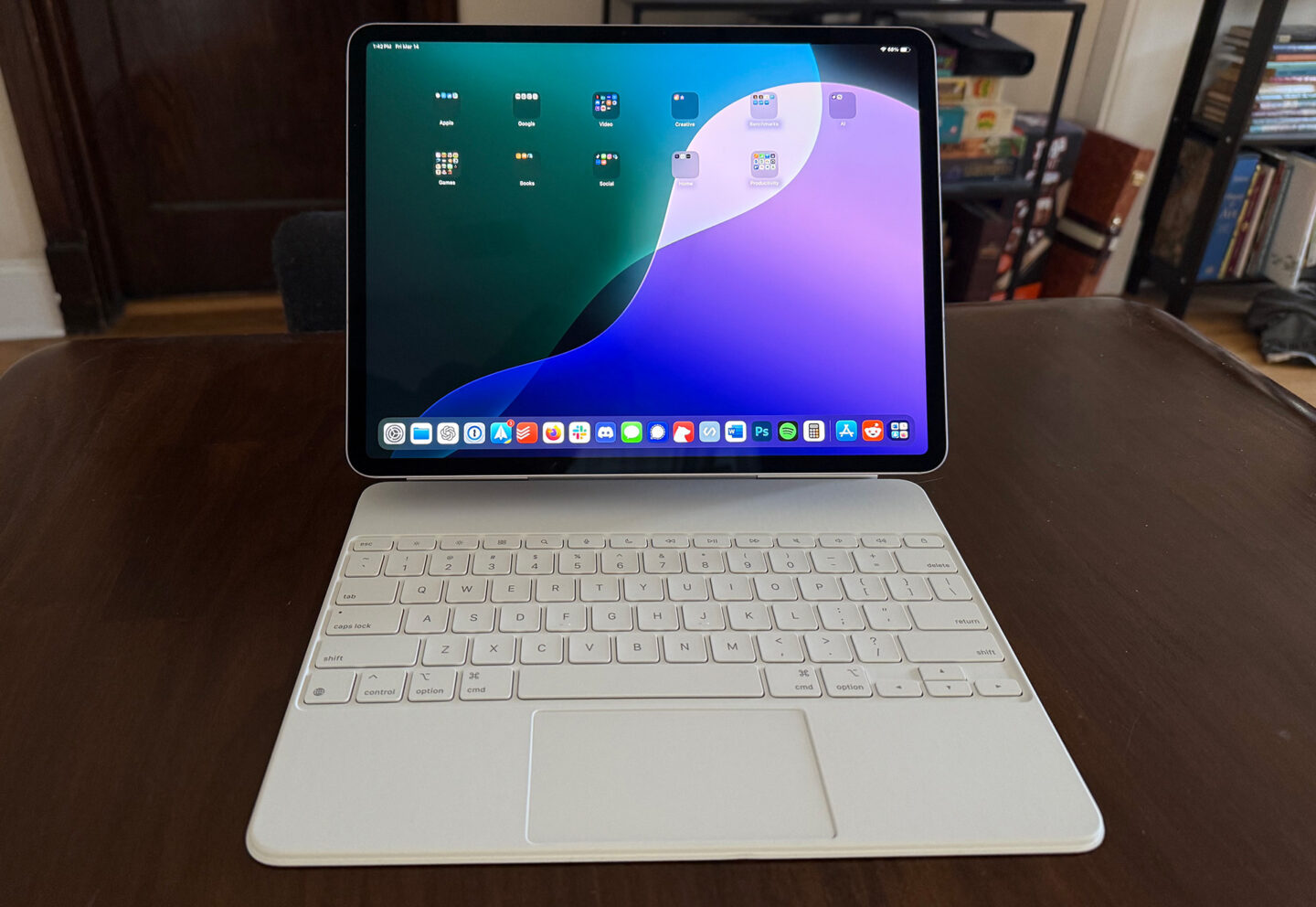 2025 iPad Air hands-on: Why mess with a good thing? - Ars Technica