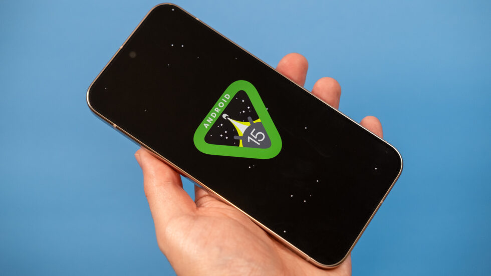 Google makes Android development private, will continue open source ...