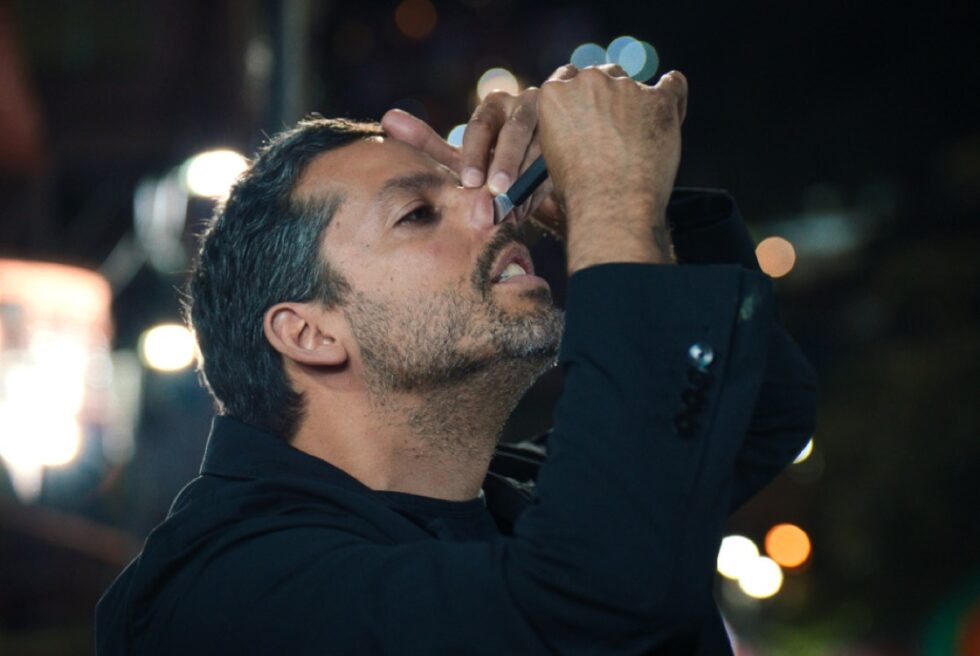 David Blaine shows his hand in Do Not Attempt - Ars Technica