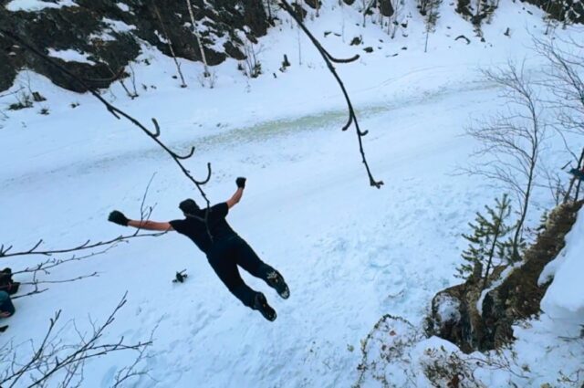 David Blaine shows his hand in Do Not Attempt - Ars Technica