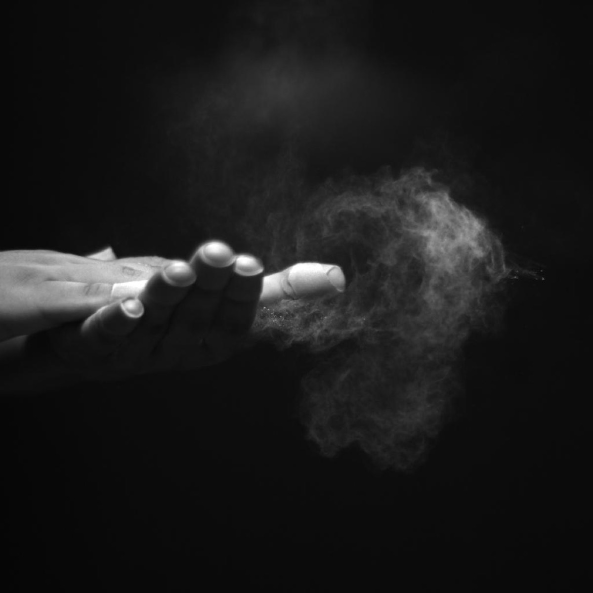 Study: Hand clapping is akin to a Helmholtz resonator - Ars Technica