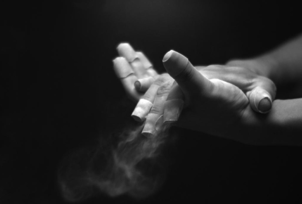 Study: Hand clapping is akin to a Helmholtz resonator - Ars Technica