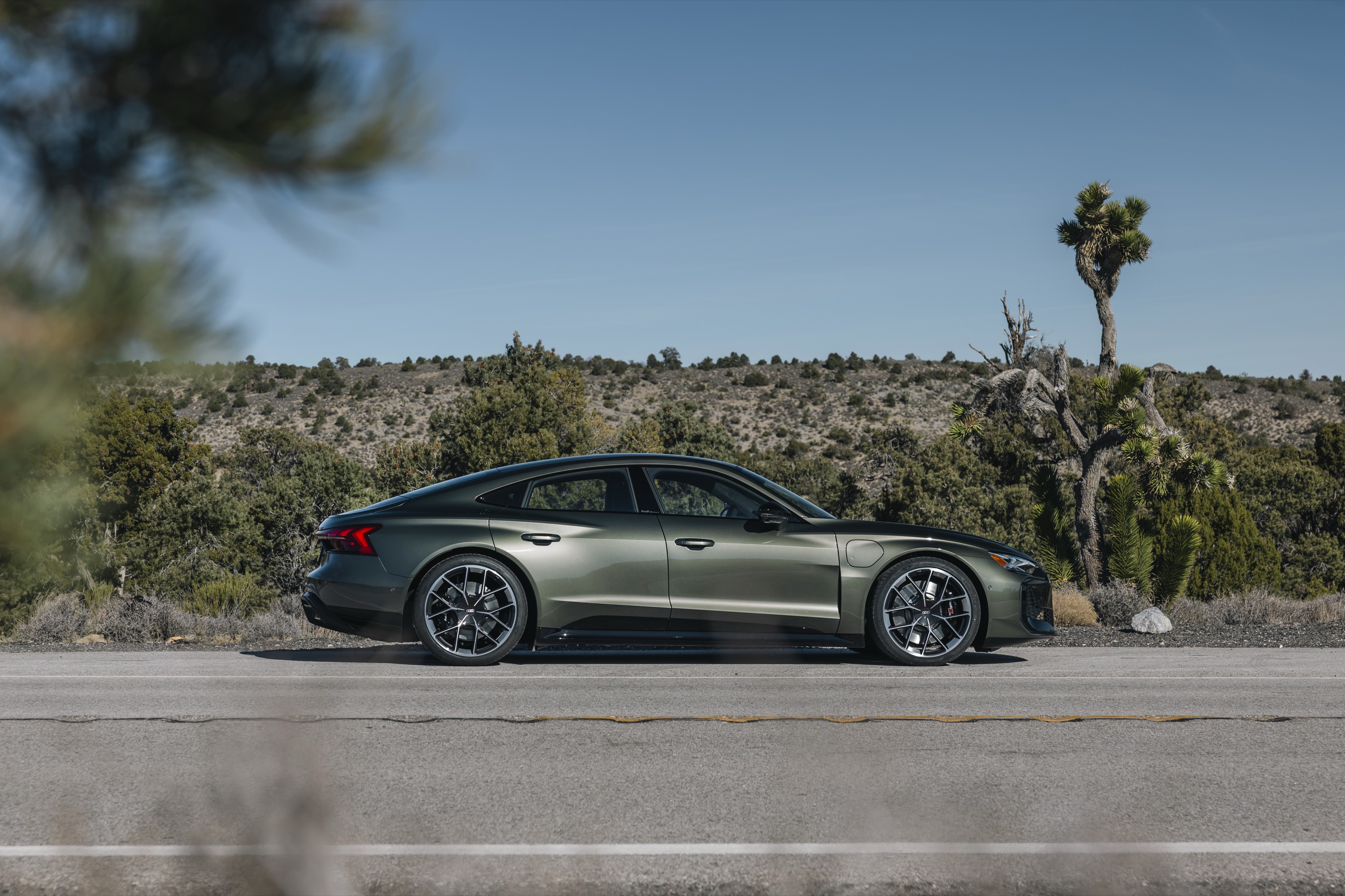 2025 Audi RS e-tron GT: More range, more power, still drives like an ...