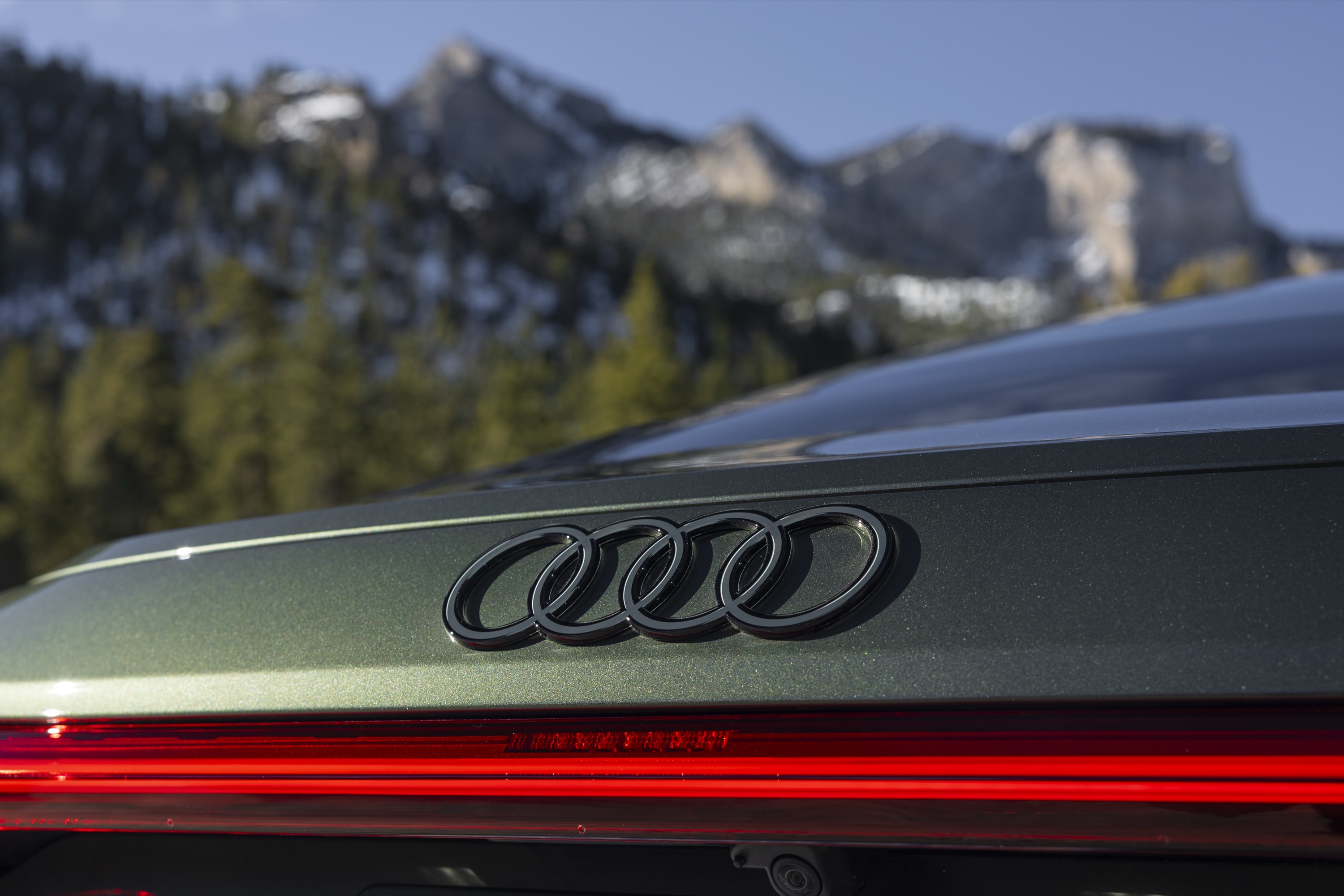 2025 Audi RS e-tron GT: More range, more power, still drives like an ...