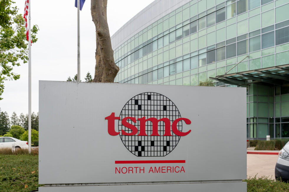 Trump can’t keep China from getting AI chips, TSMC suggests - Ars Technica