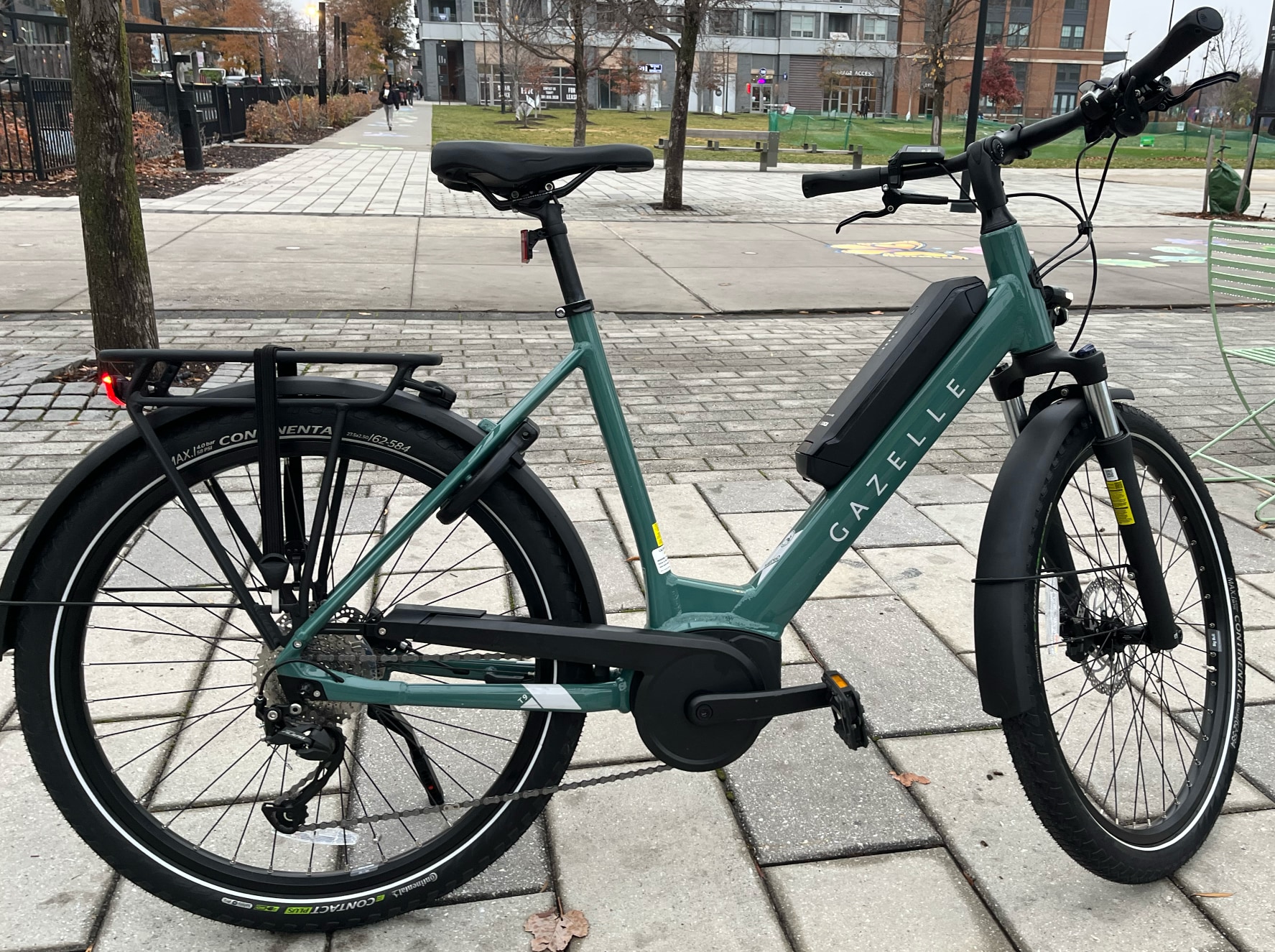 Gazelle Medeo T9 City e-bike review: A steady Dutch ride in lots of ...