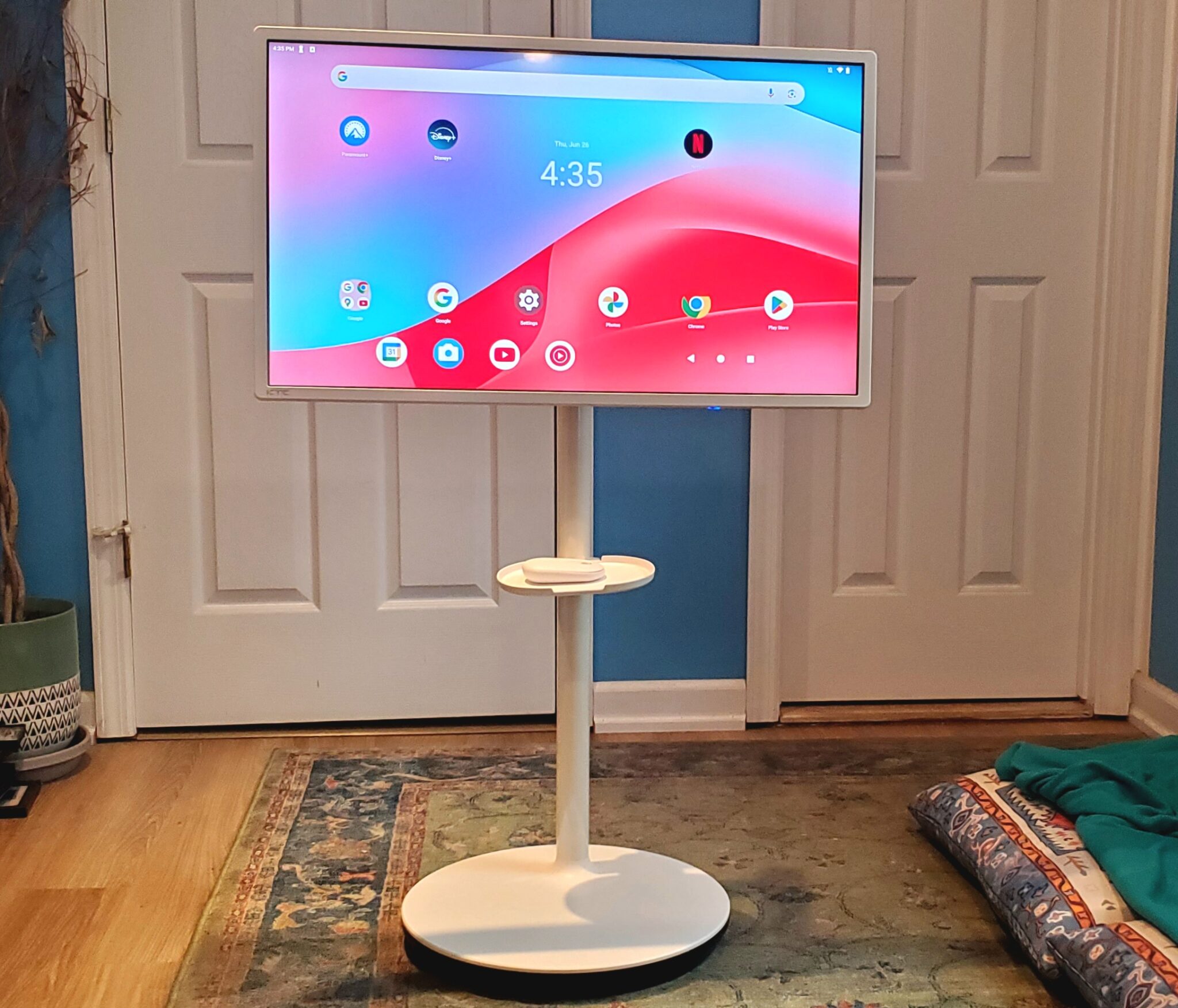 The curious rise of giant tablets on wheels - Ars Technica