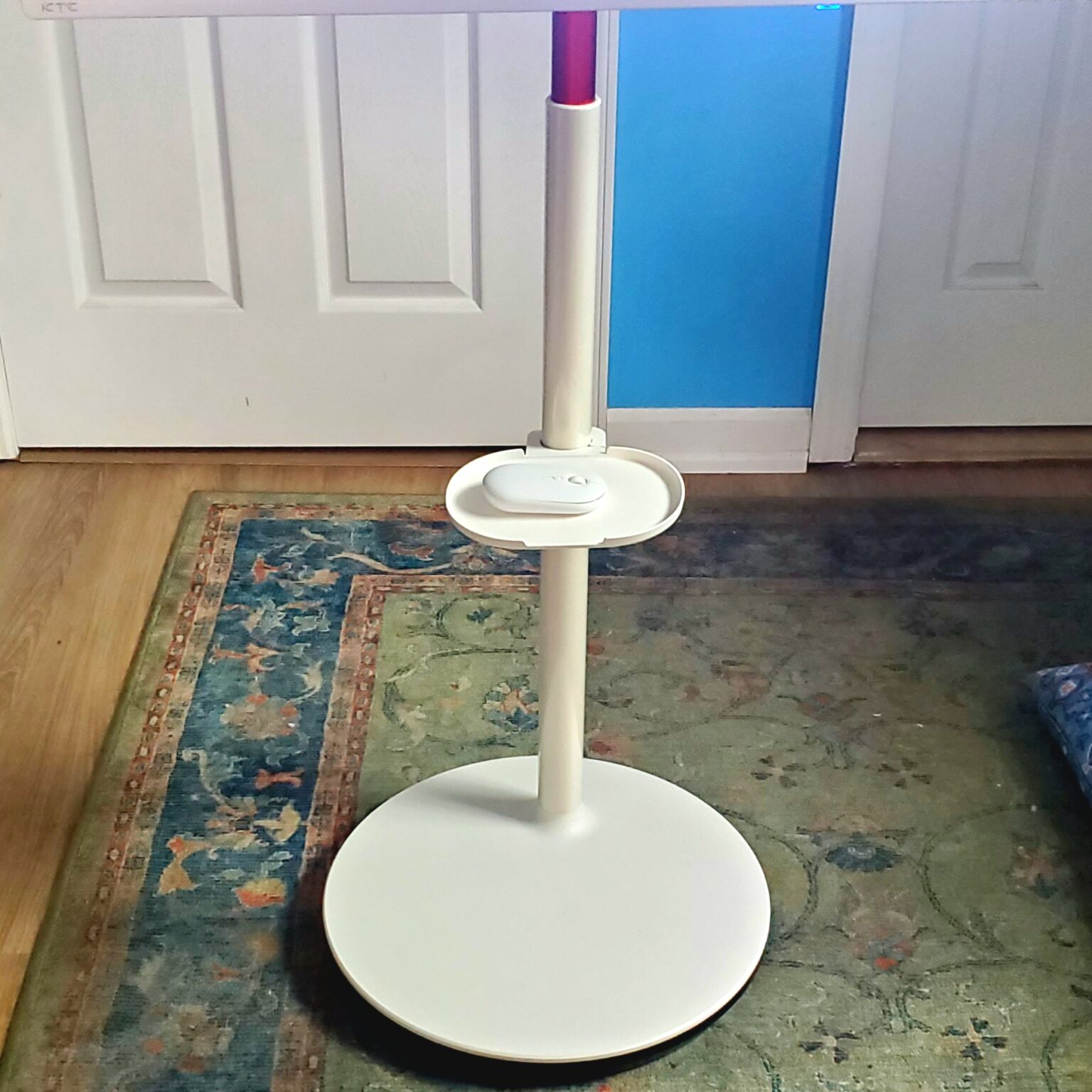 The curious rise of giant tablets on wheels - Ars Technica