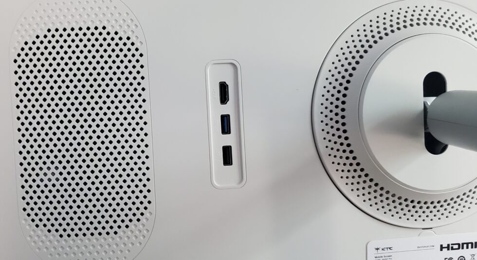 The curious rise of giant tablets on wheels - Ars Technica