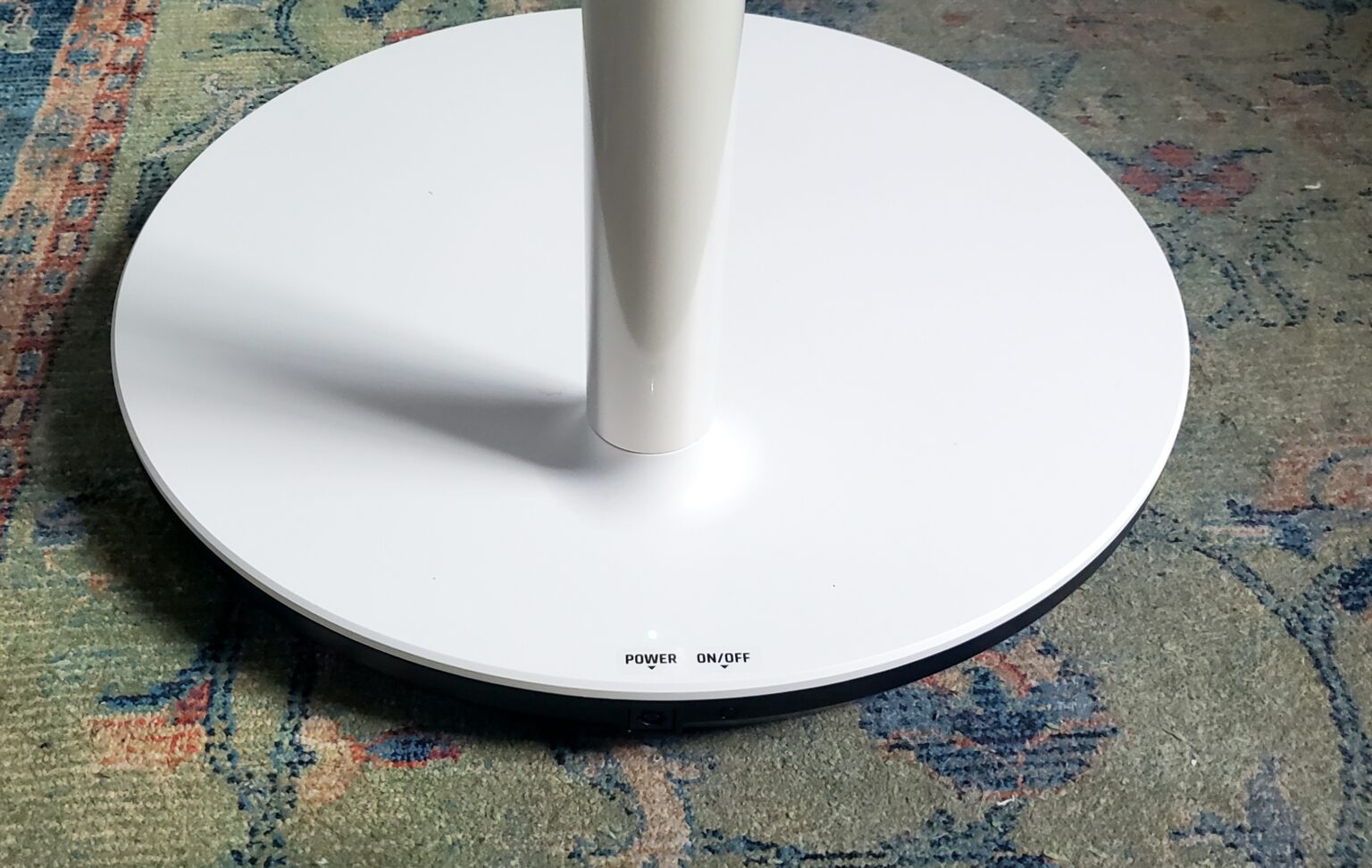 The curious rise of giant tablets on wheels - Ars Technica