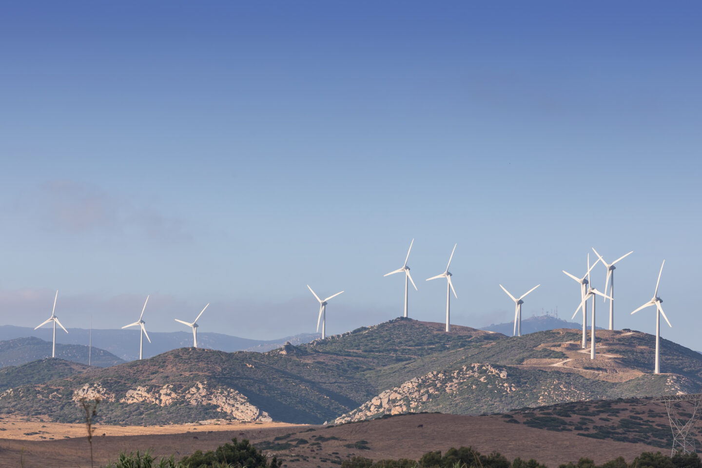 Spanish blackout report: Power plants meant to stabilize voltage didn’t ...