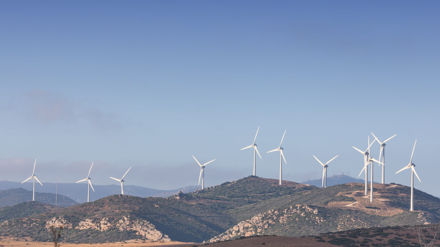 Spanish blackout report: Power plants meant to stabilize voltage didn’t ...