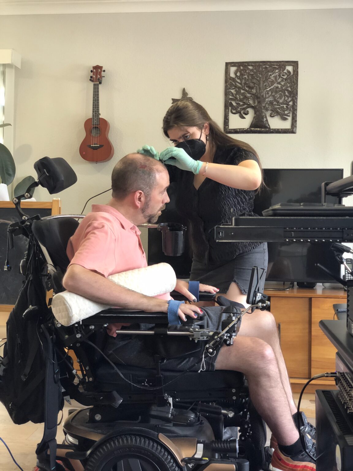 A neural brain implant provides near instantaneous speech - Ars Technica